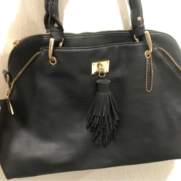 Big Buddha Handbags Logo